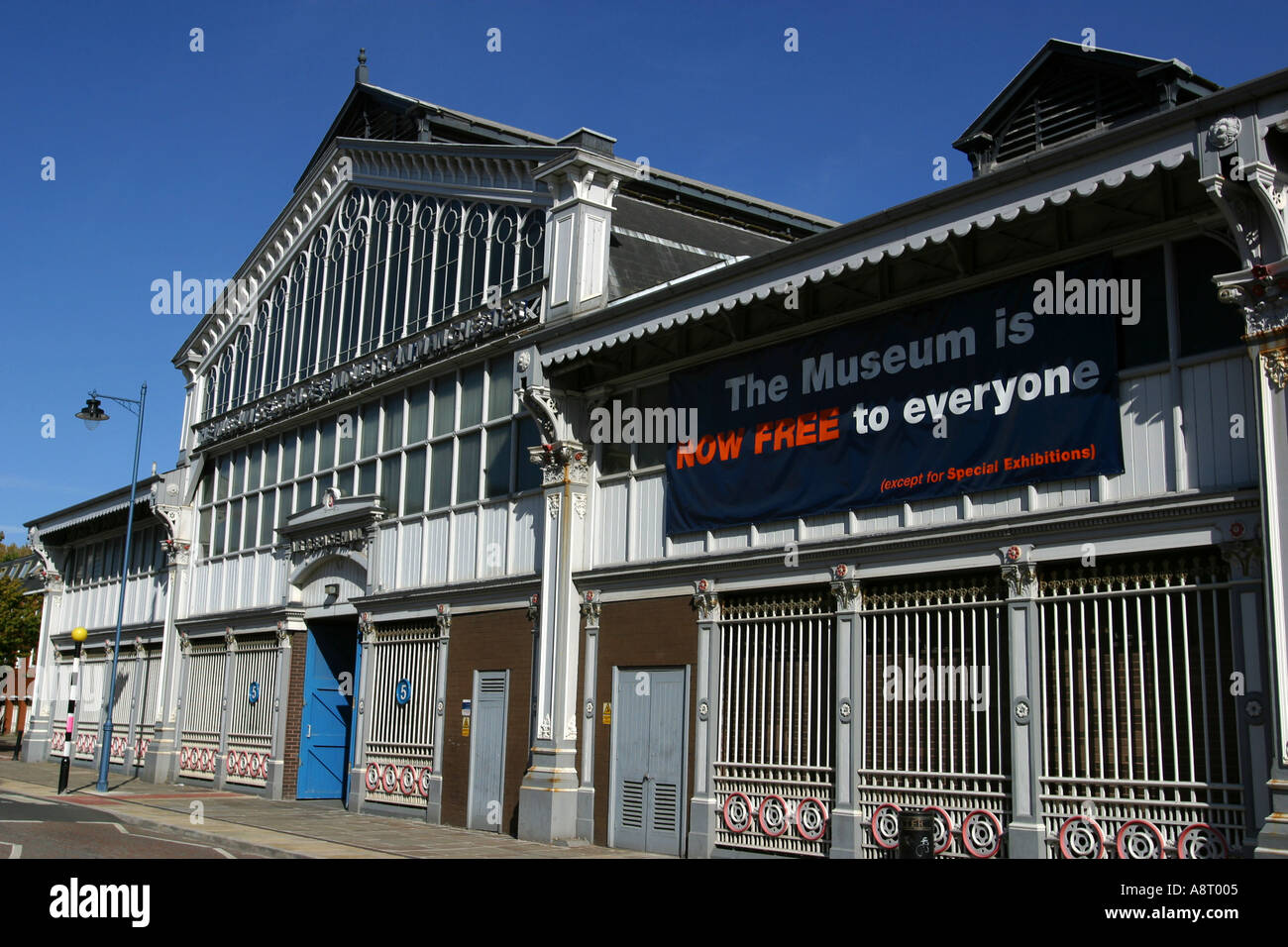 Space gallery liverpool museum hi-res stock photography and images - Alamy