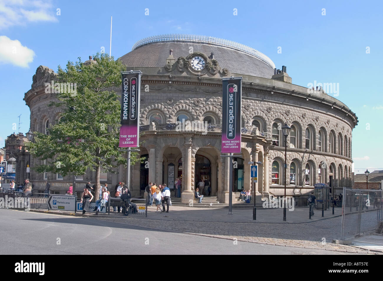 Corn exchange leeds exterior hi-res stock photography and images - Alamy