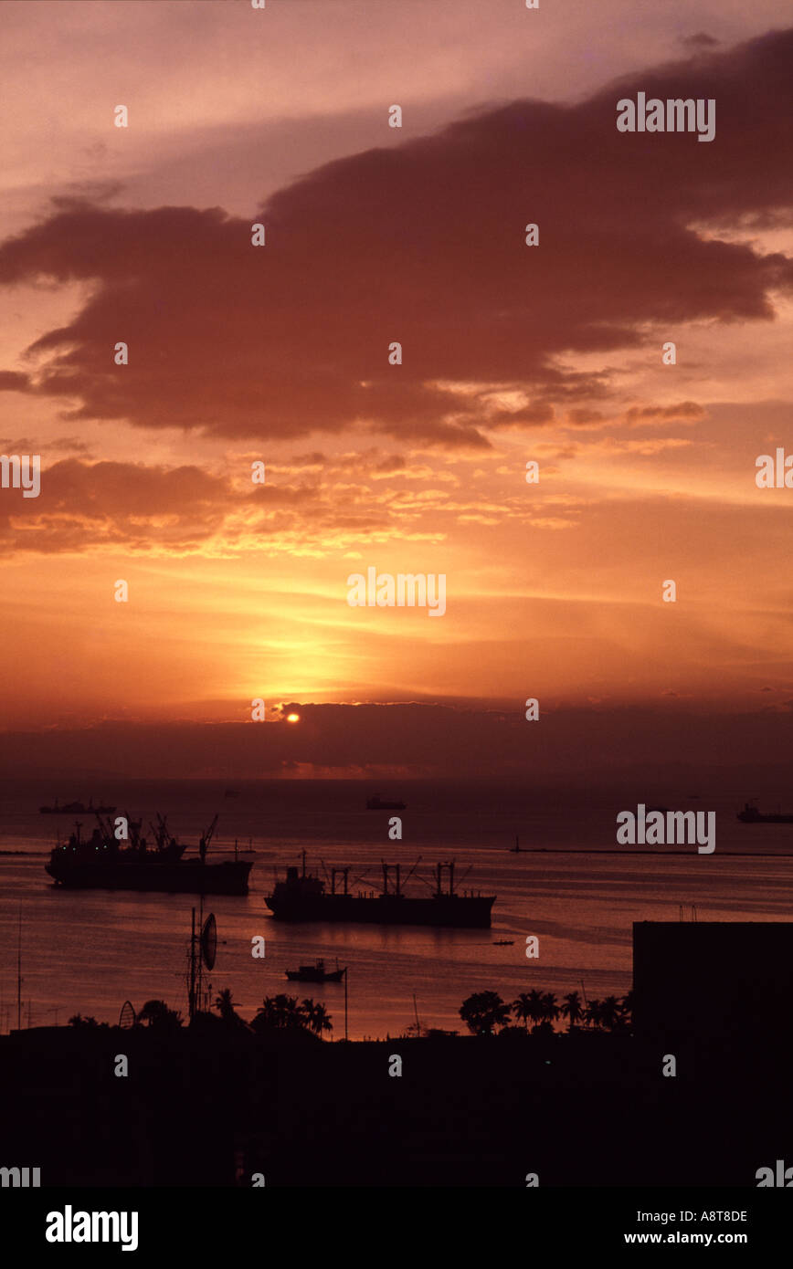 Sunset Manila Bay Manila Philippines Stock Photo - Alamy