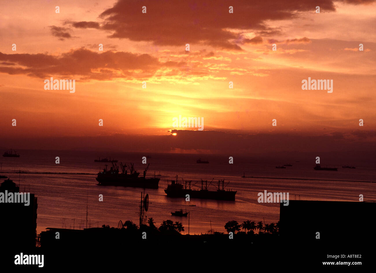Sunset Manila Bay Manila Philippines Stock Photo - Alamy