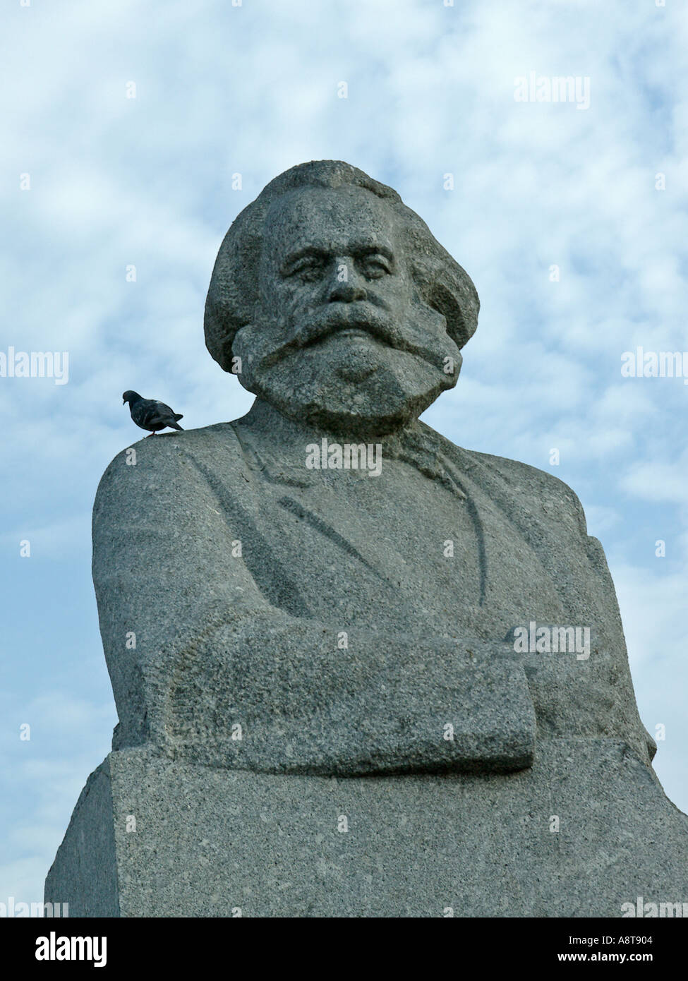 Karl marx statue moscow hi-res stock photography and images - Alamy