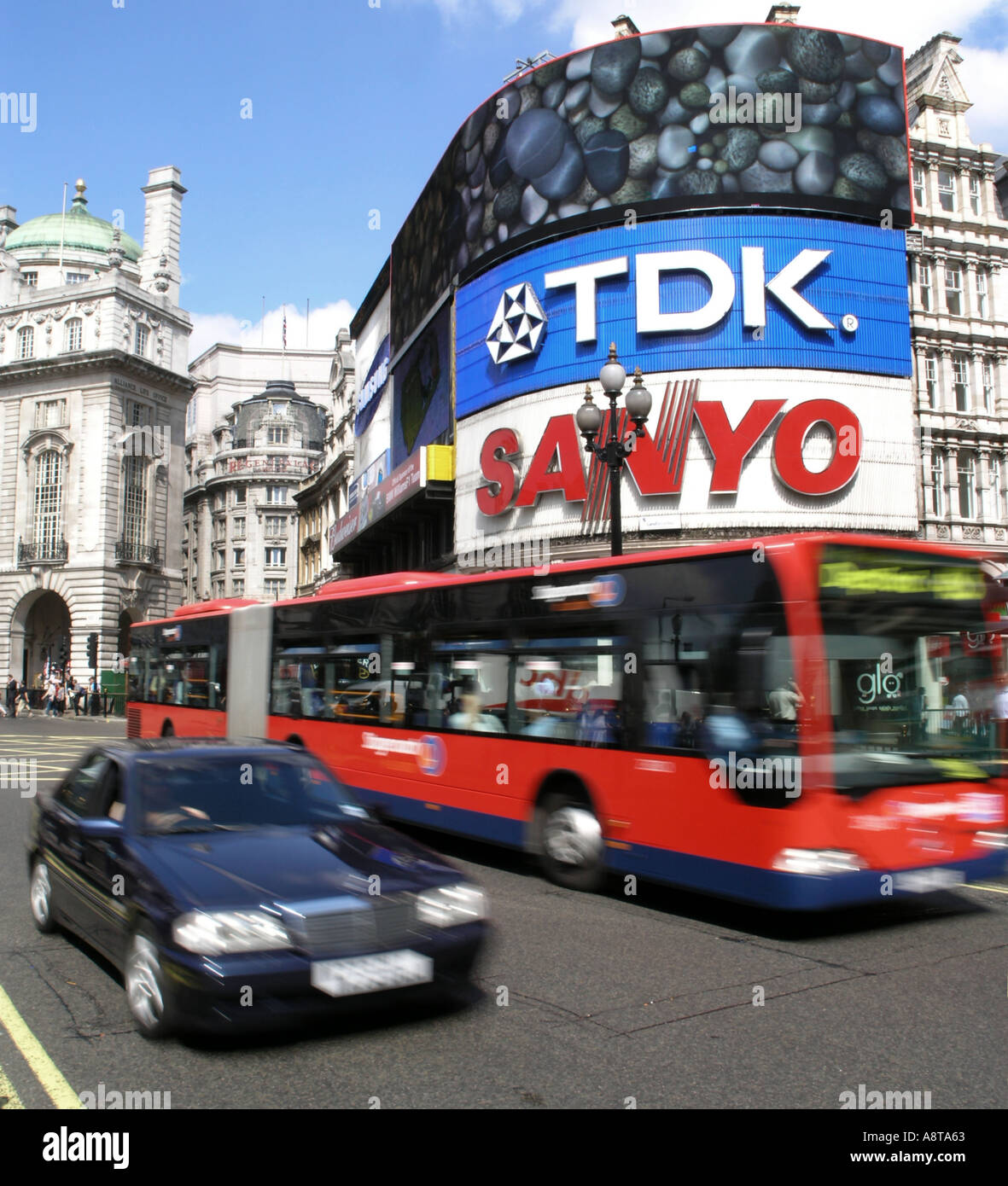 Bendy bus bendybus hi-res stock photography and images - Alamy