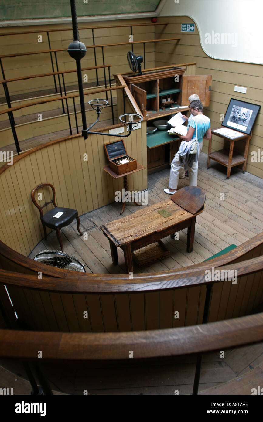 Medical operating theatre uk hi-res stock photography and images - Alamy