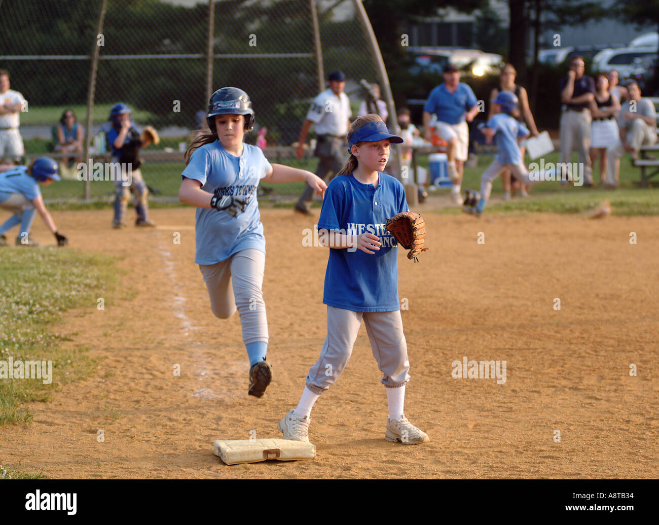 Base runner, batter hi-res stock photography and images - Alamy