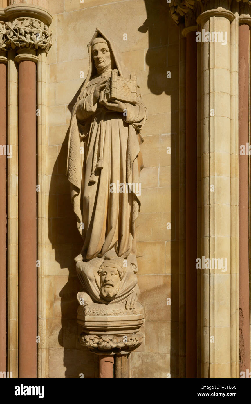 Student statue studying hi-res stock photography and images - Alamy