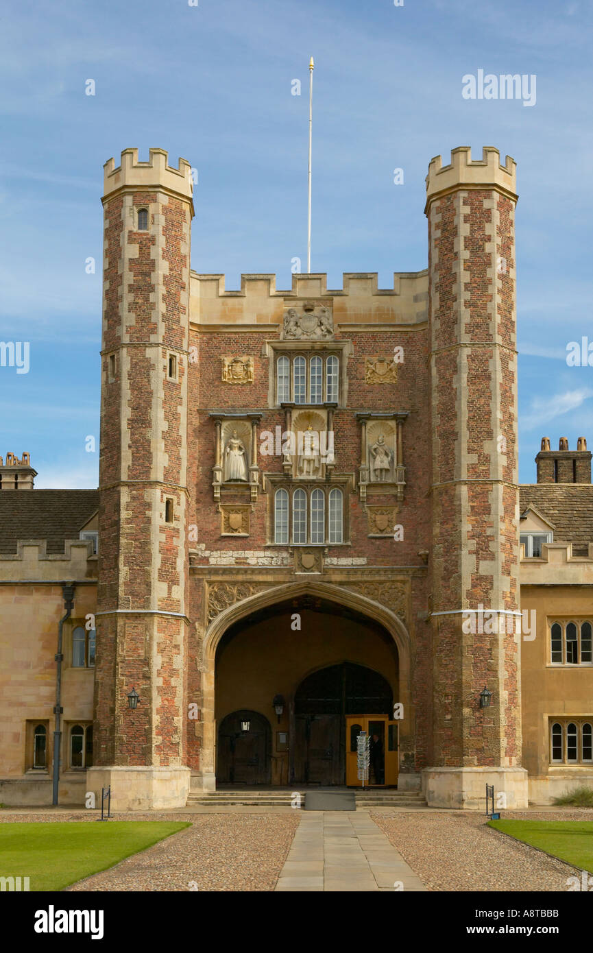 GATEWAY INTO GREAT COURT TRINITY COLLEGE CAMBRIDGE Stock Photo - Alamy