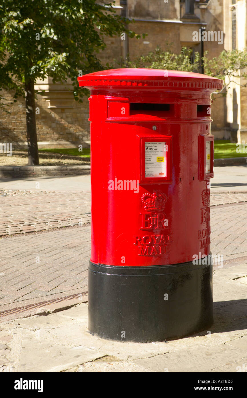 RED POST BOX TRINITY STREET CAMBRIDGE ENGLAND UK Stock Photo - Alamy