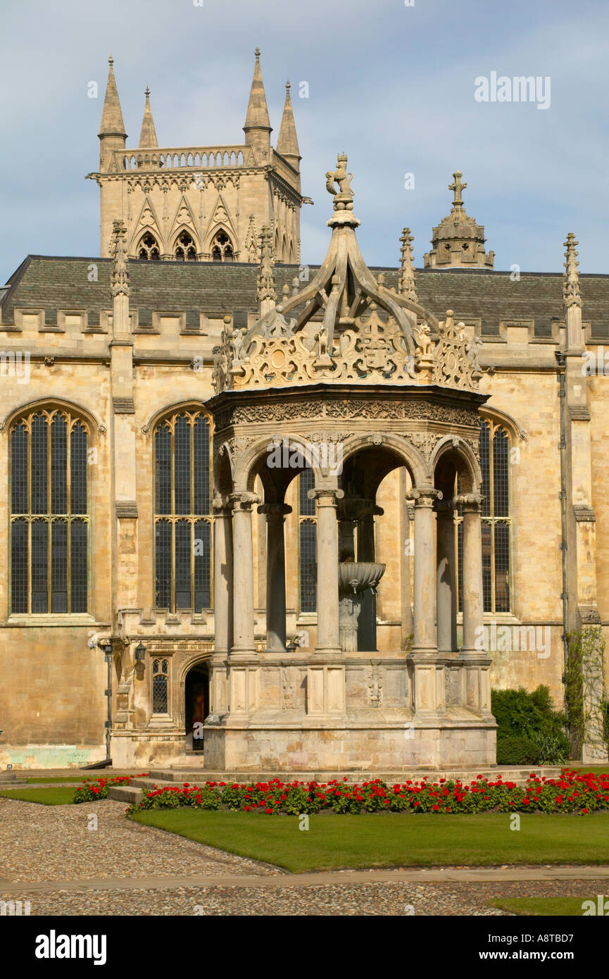 Trinity College Fountain High Resolution Stock Photography and Images ...