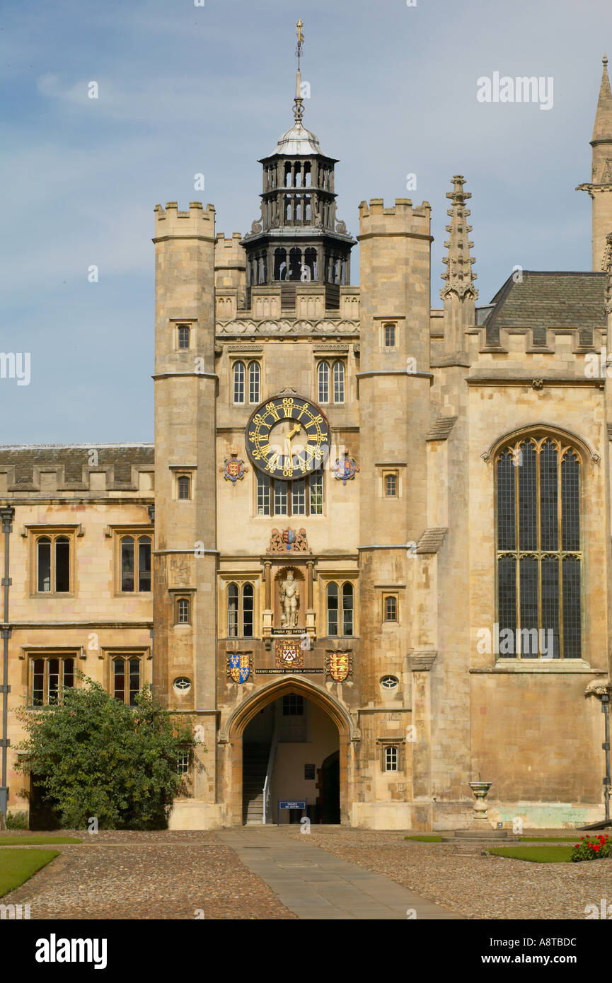 CLOCK TOWER GREAT COURT TRINITY COLLEGE CAMBRIDGE ENGLAND Stock Photo ...