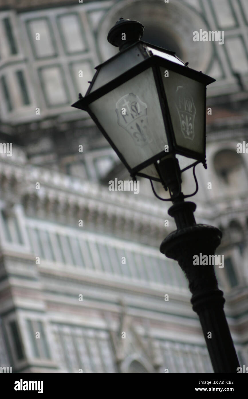 Florence street scene with Il Duomo in background Stock Photo - Alamy