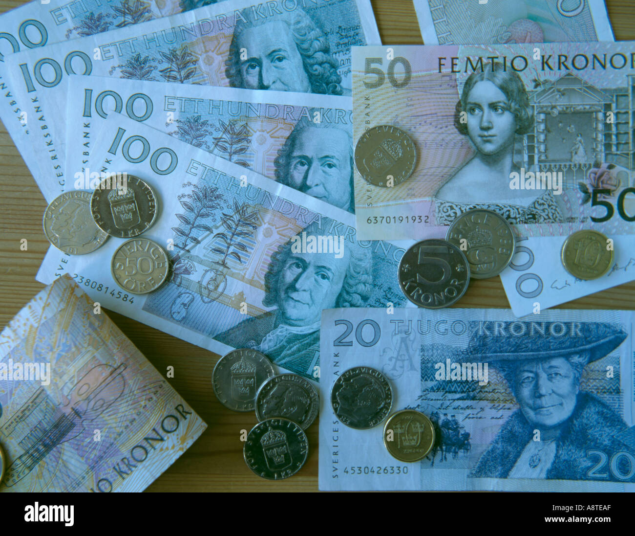 100 swedish kronor notes hi-res stock photography and images - Alamy