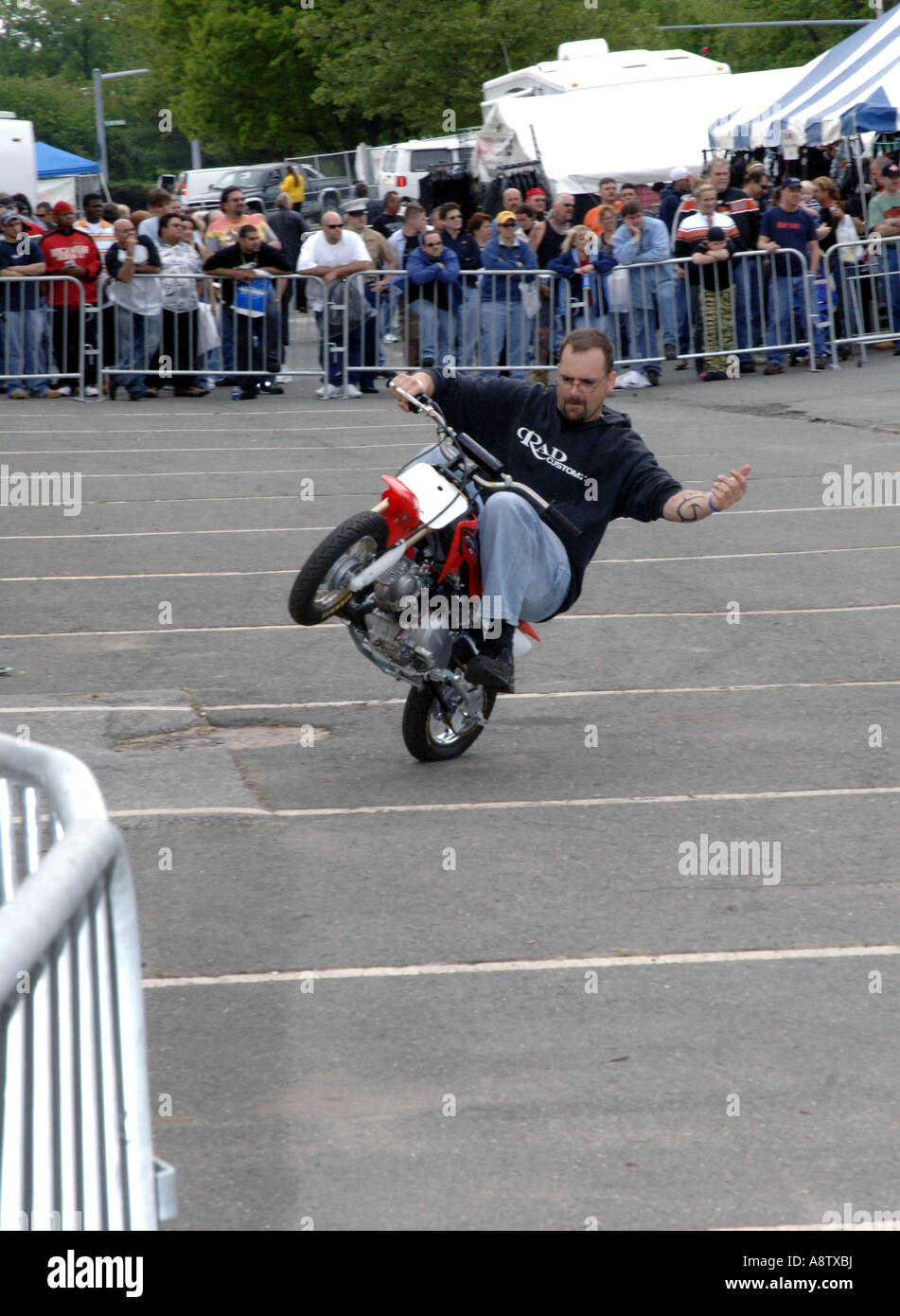Motorcycle stunt hi-res stock photography and images - Alamy