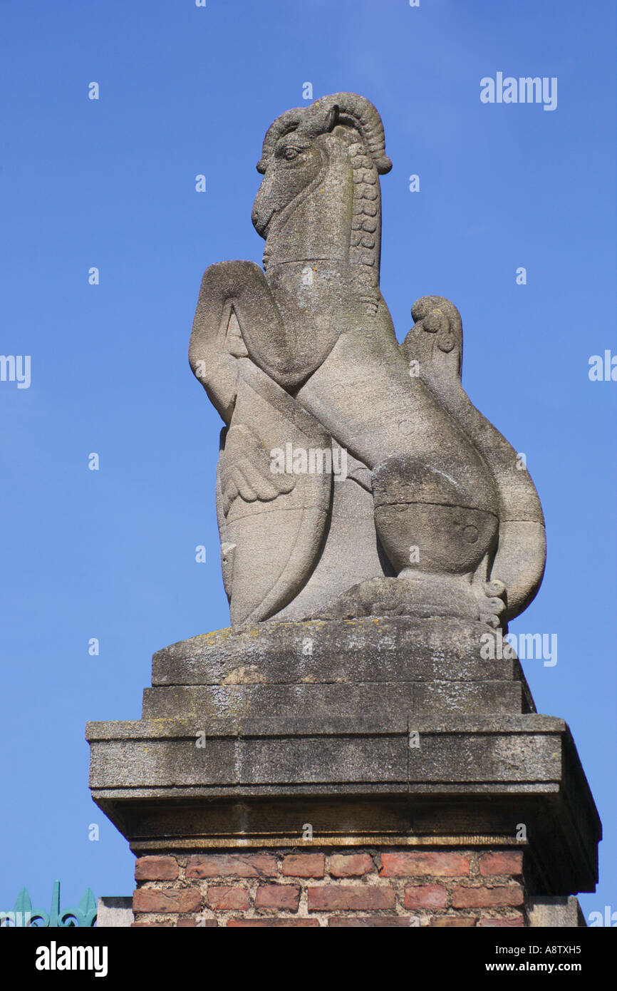 Top of a gate hi-res stock photography and images - Alamy