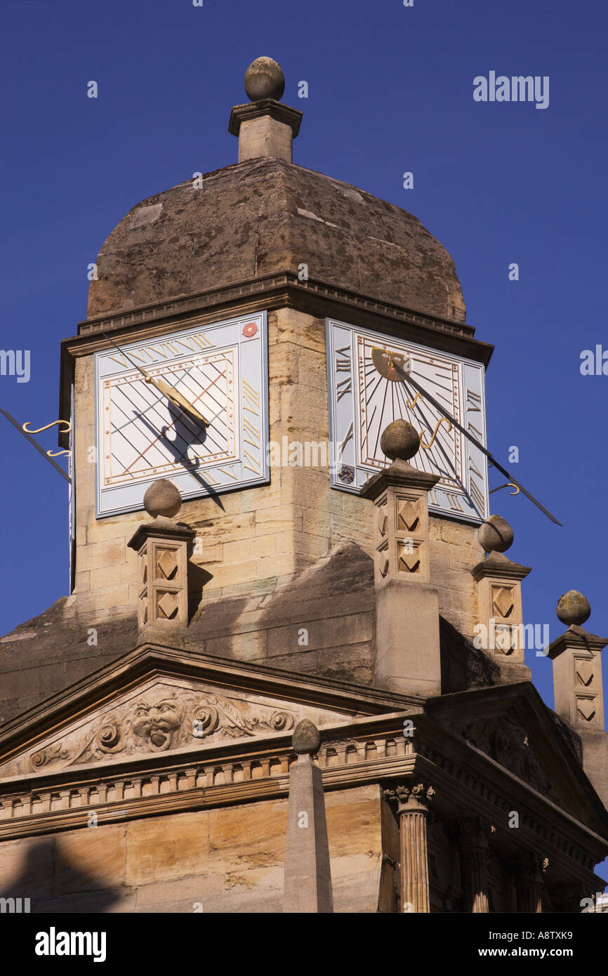 Sundial on roof hi-res stock photography and images - Alamy