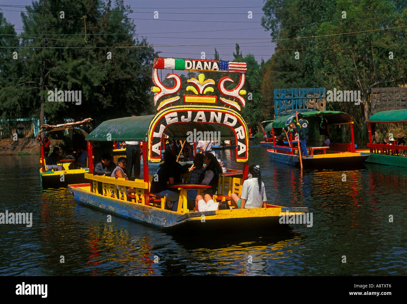 Floating barges hi-res stock photography and images - Alamy