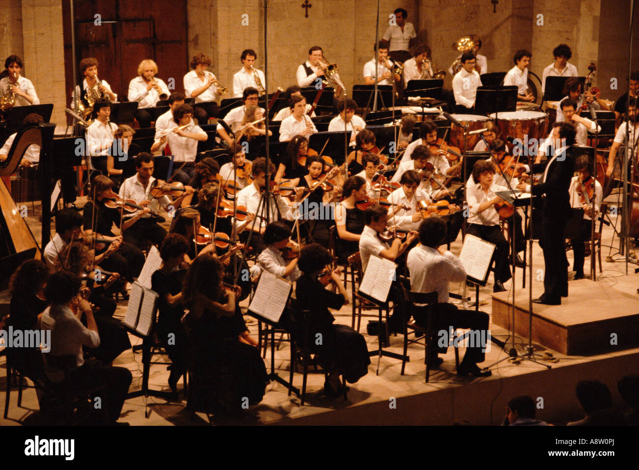 Orchestra performance on stage hi-res stock photography and images - Alamy