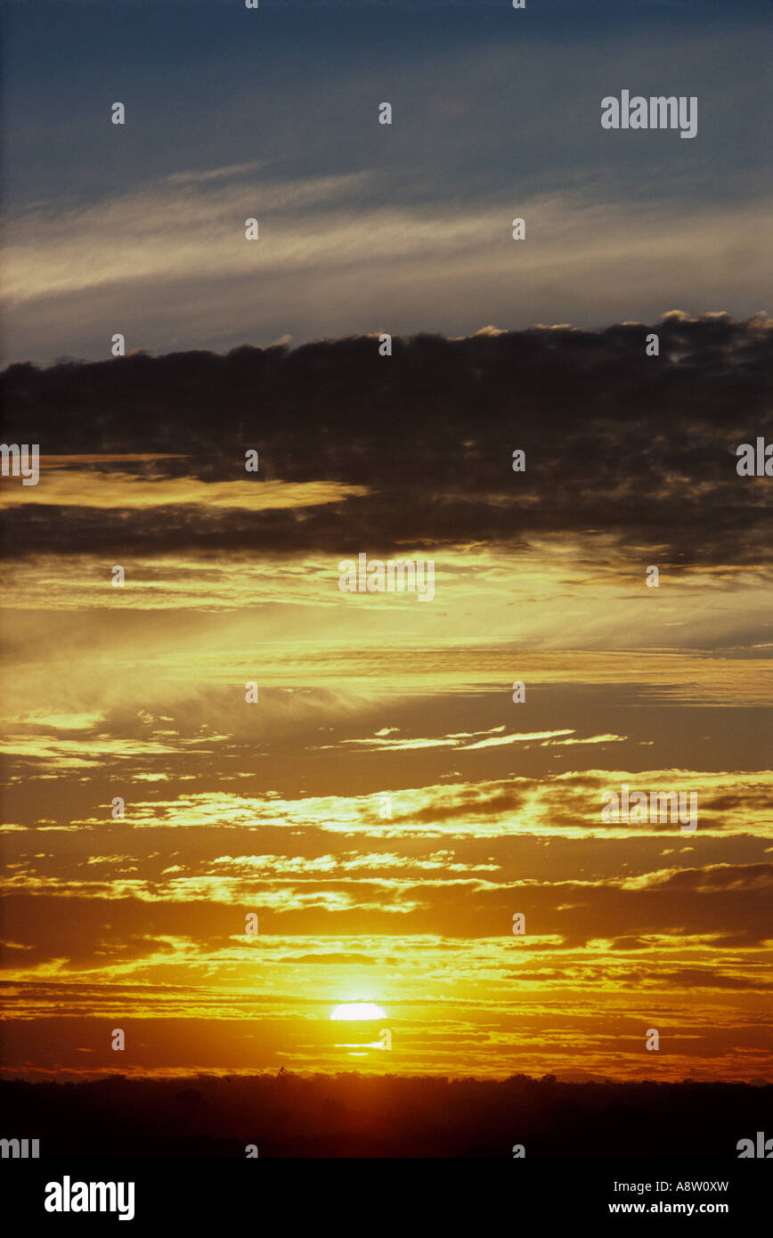 Sunset over land horizon. Australian outback Stock Photo - Alamy