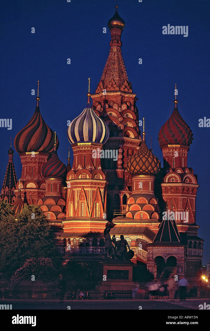 St basils cathedral night time hi-res stock photography and images - Alamy