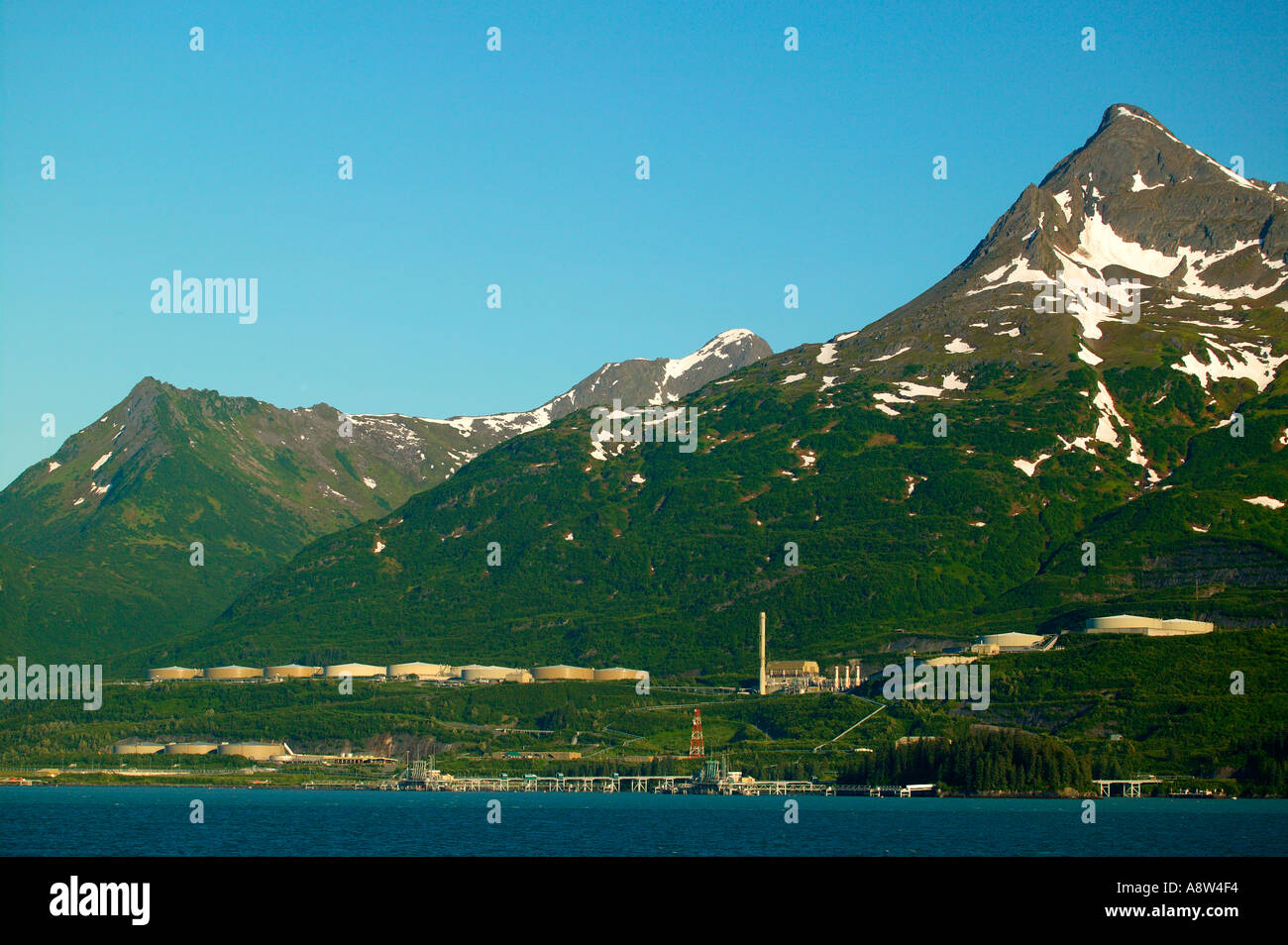 Alyeska pipeline marine terminal hi-res stock photography and images ...