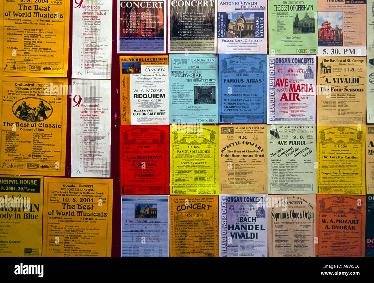 Public concert hi-res stock photography and images - Alamy