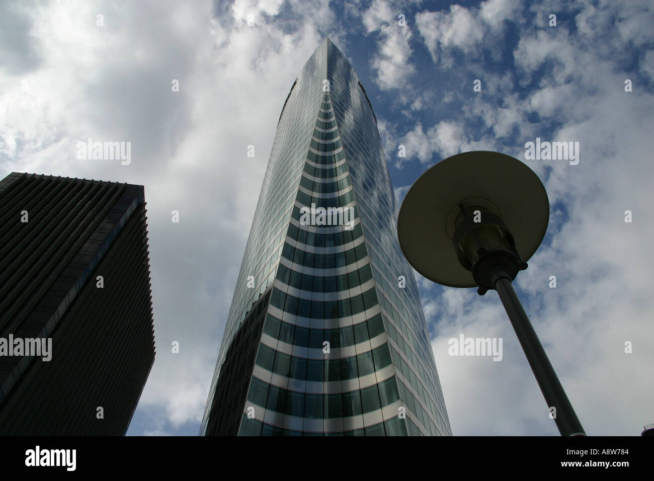 Skyscraper la defense hi-res stock photography and images - Alamy