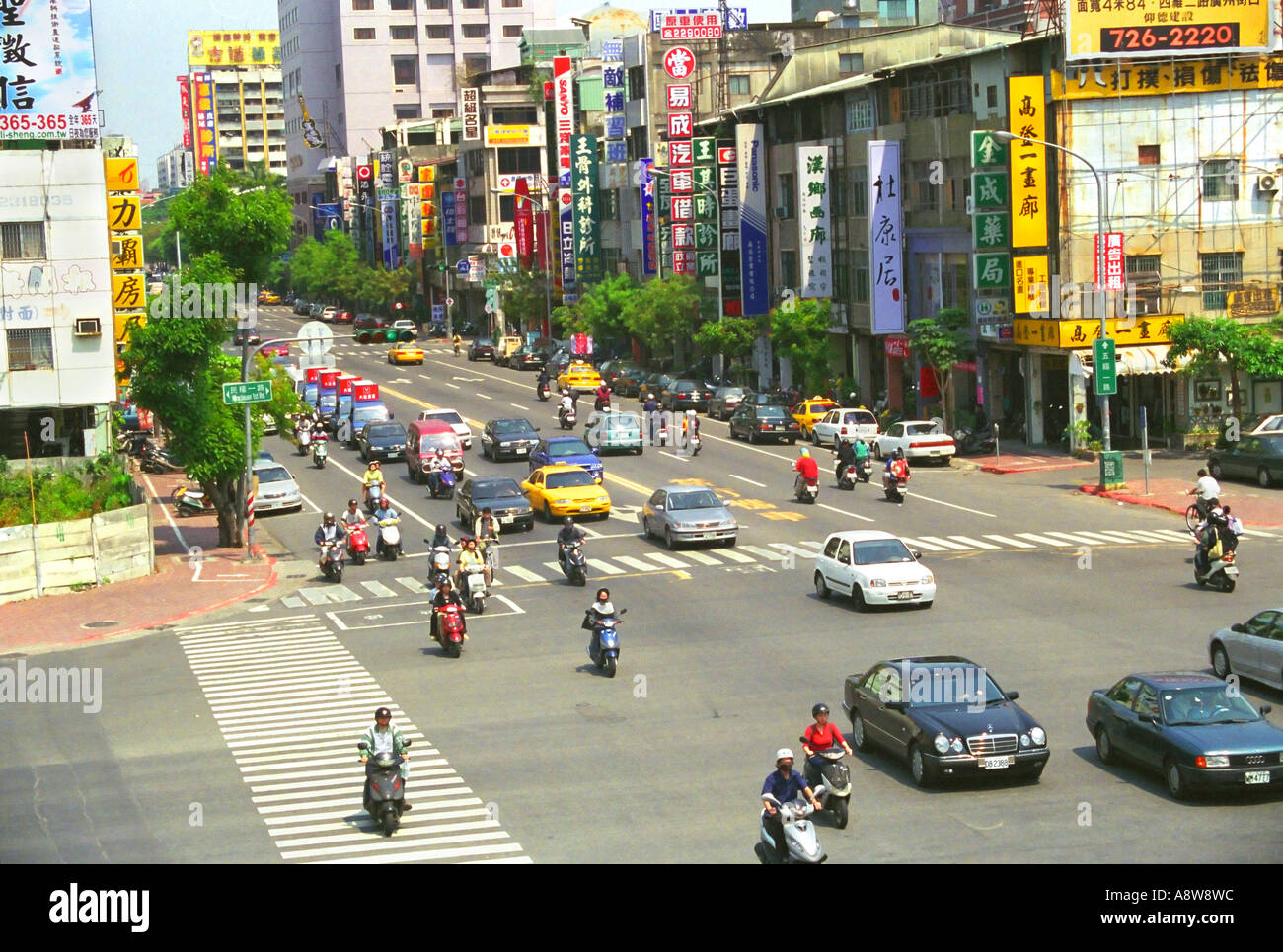 Street scene in Kaohsiung, Taiwan Stock Photo - Alamy