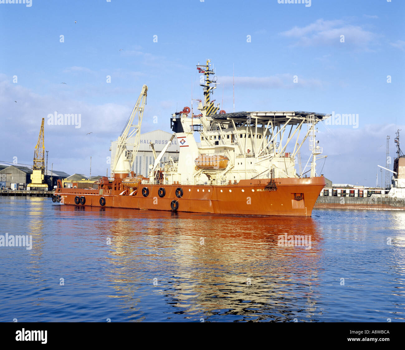 Oil support ship hi-res stock photography and images - Alamy