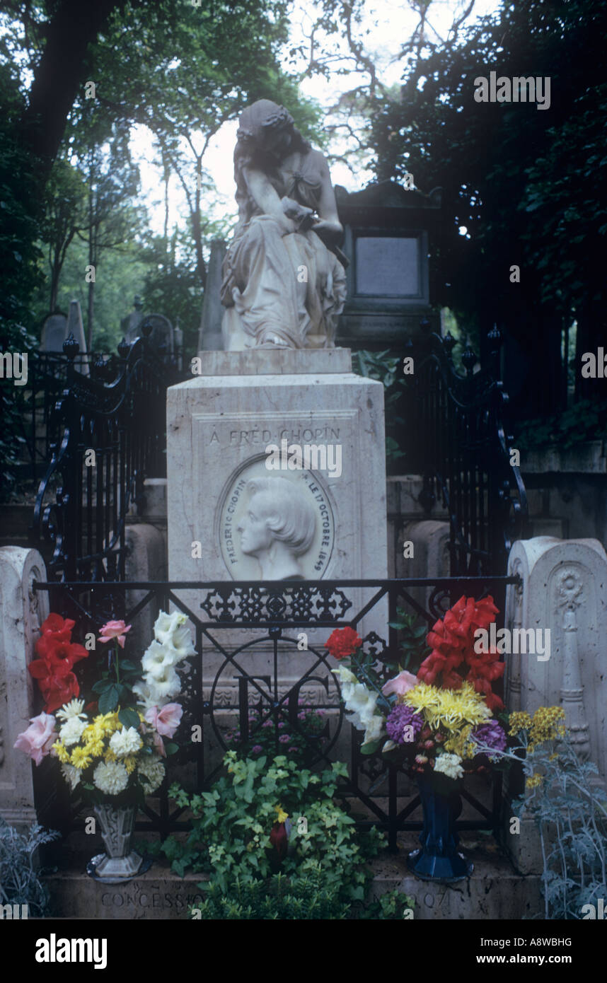 Chopin memorial grave in Pere Lachaise Cemetery Paris France Stock ...