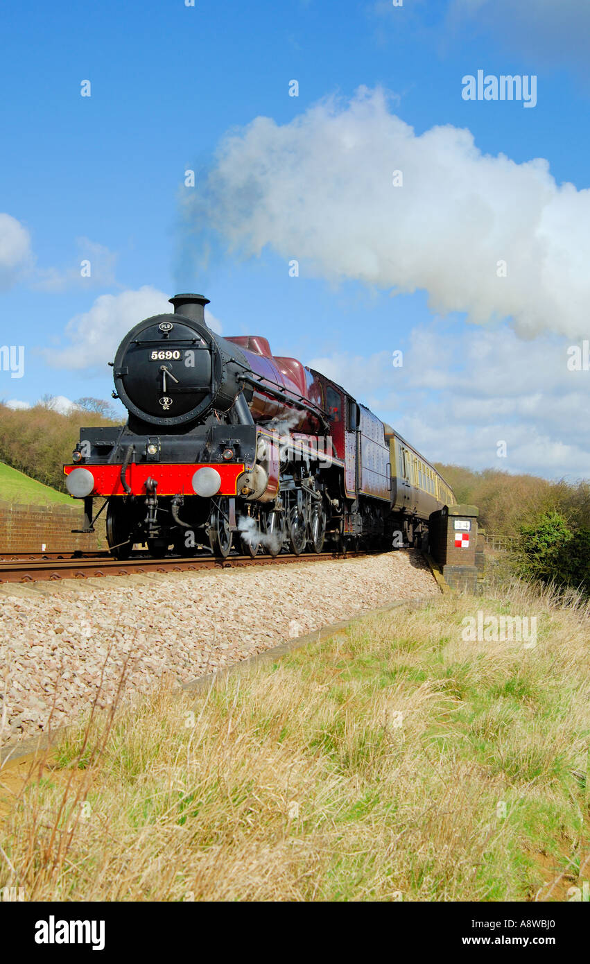 Steam Train Leander 5690 on its approach to the Harringworth viaduct ...