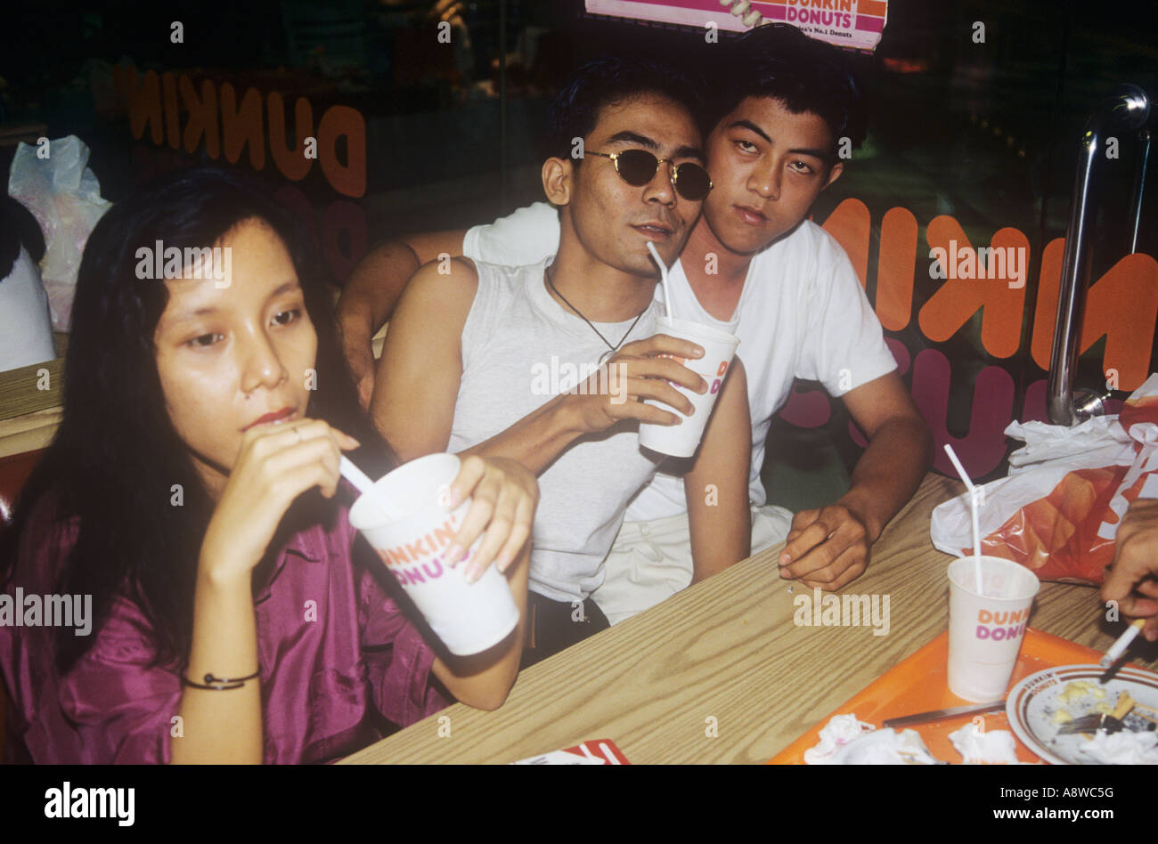 Cafe and teenagers and fast food hi-res stock photography and images ...
