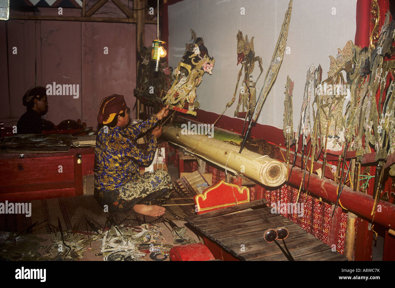 Wayang shadow puppets hi-res stock photography and images - Alamy