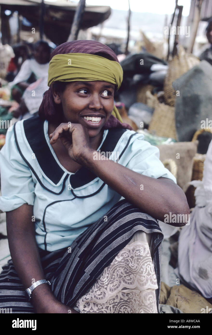 Smiling ethiopian woman hi-res stock photography and images - Alamy