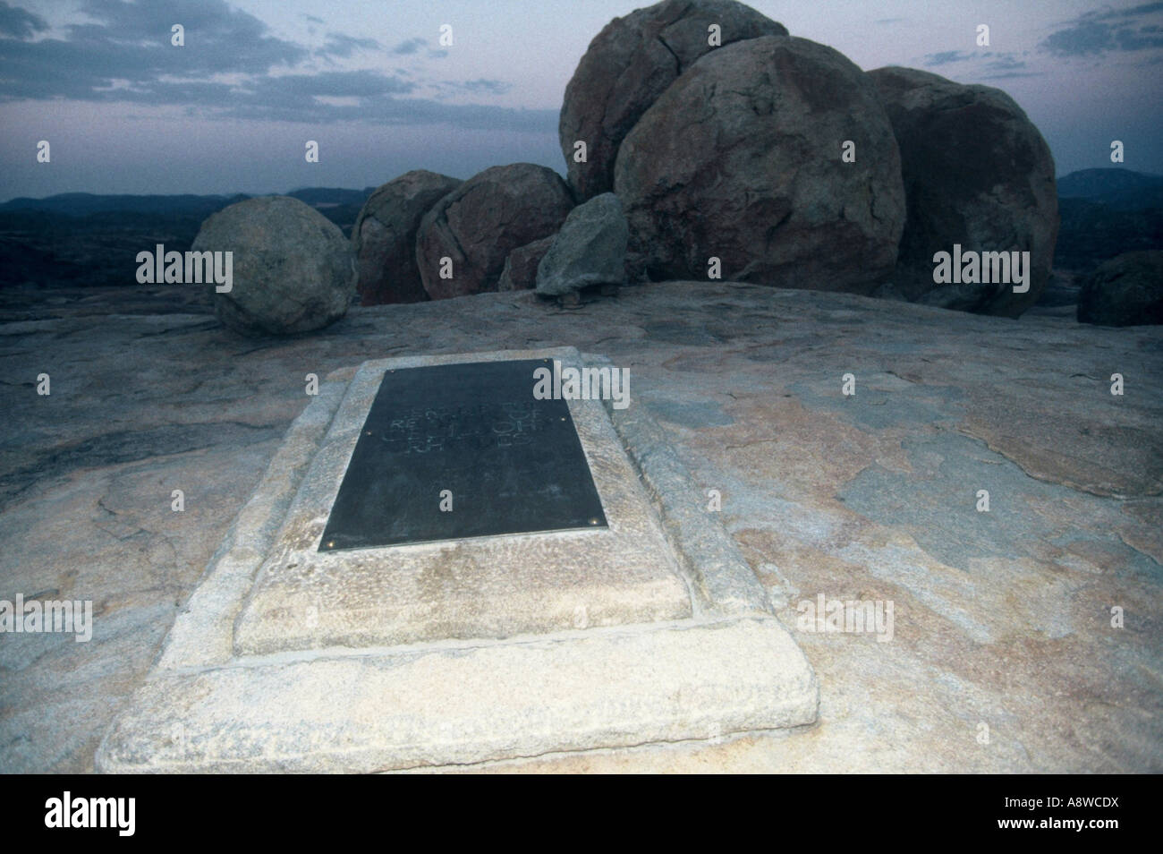 Grave of cecil rhodes hi-res stock photography and images - Alamy