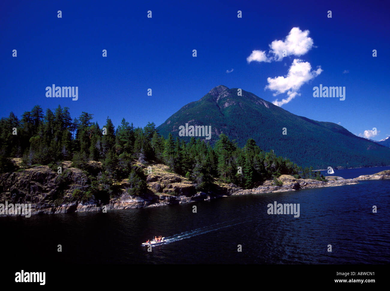 Pleasure craft boat boating, Desolation Sound, Inside Passage ...