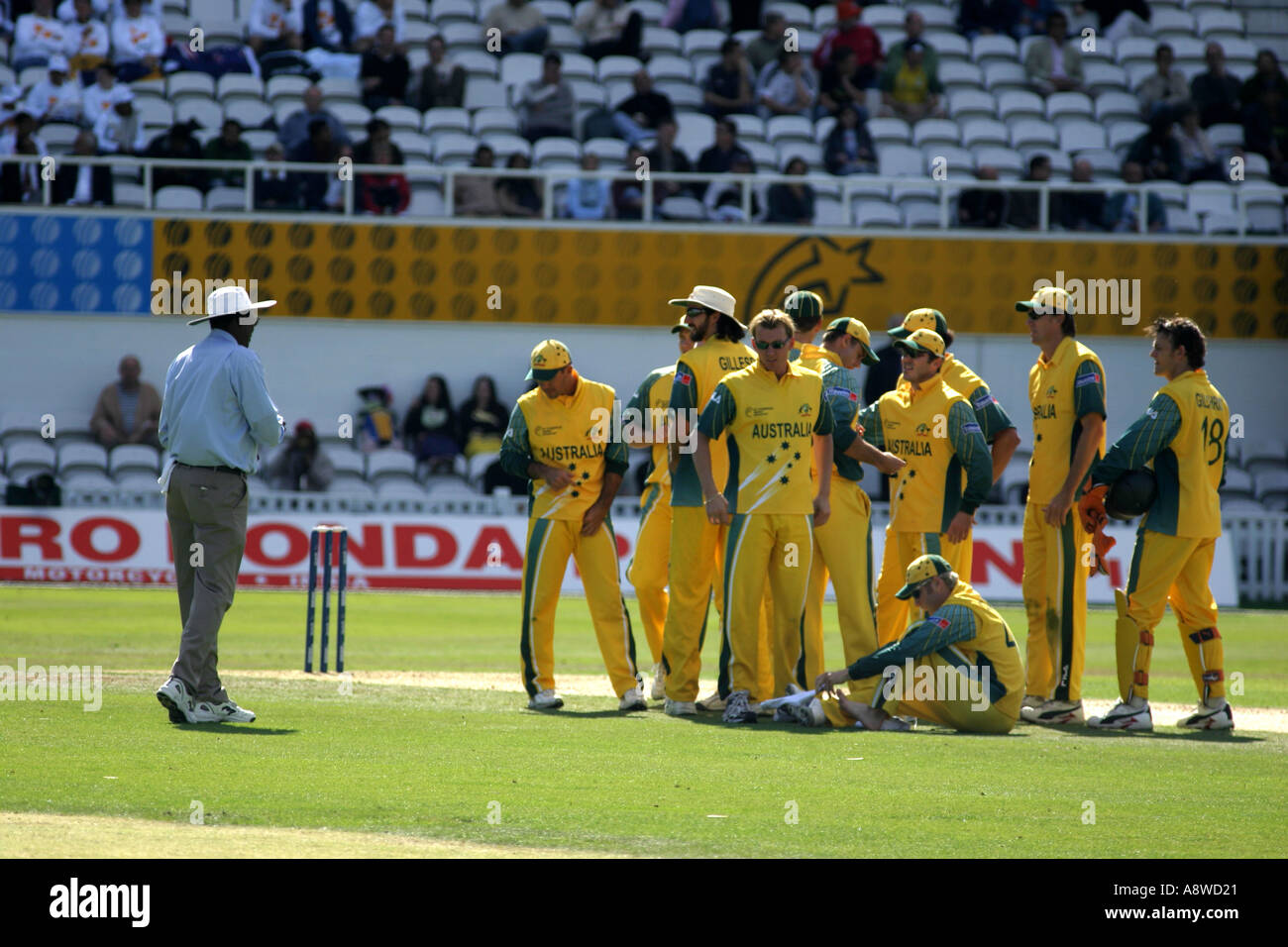 New zealand cricket team trophy hi-res stock photography and images - Alamy