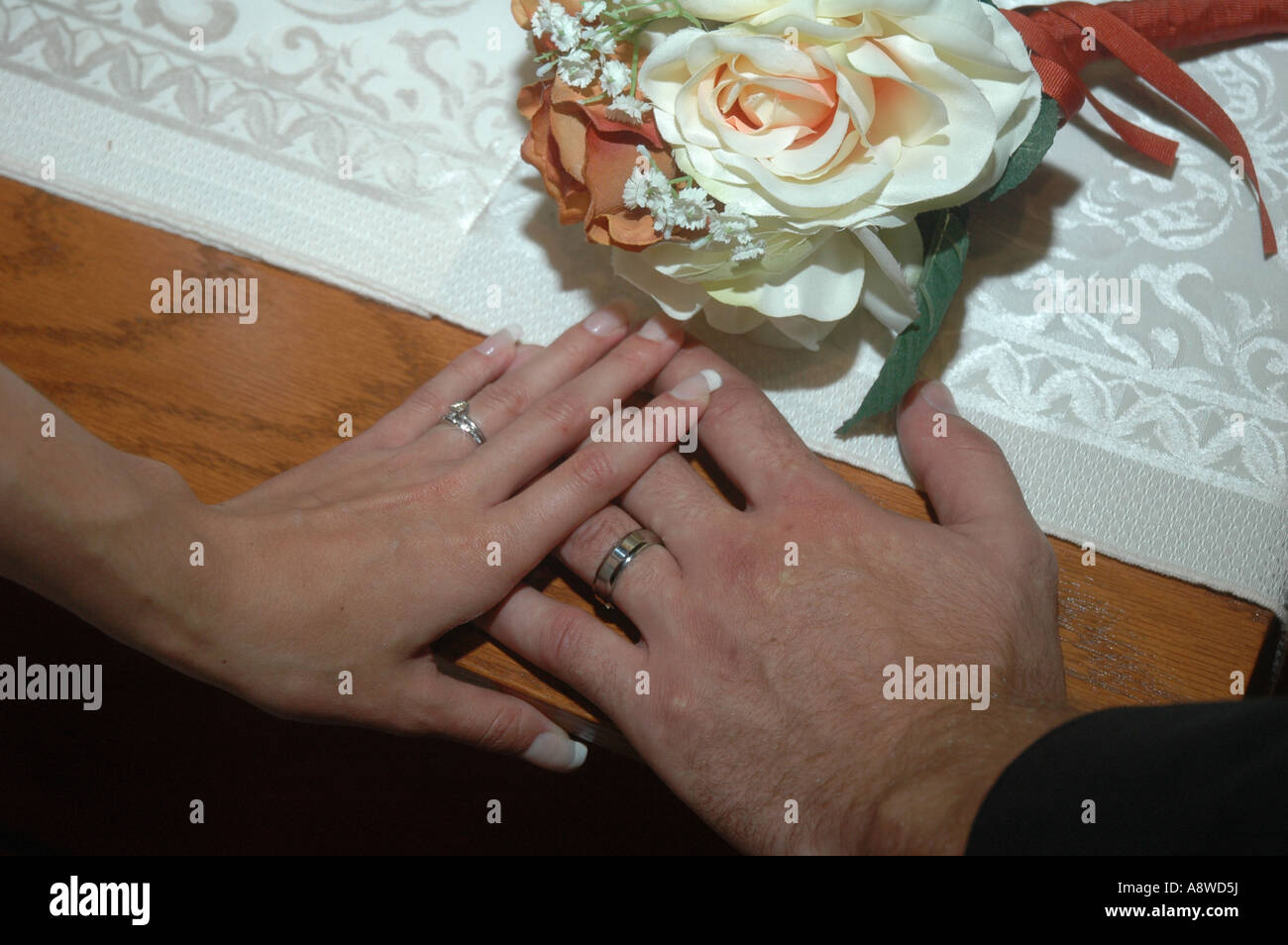 Wedding Chapel Church Hands Ring Flower Igreja Iglesia Christian ...