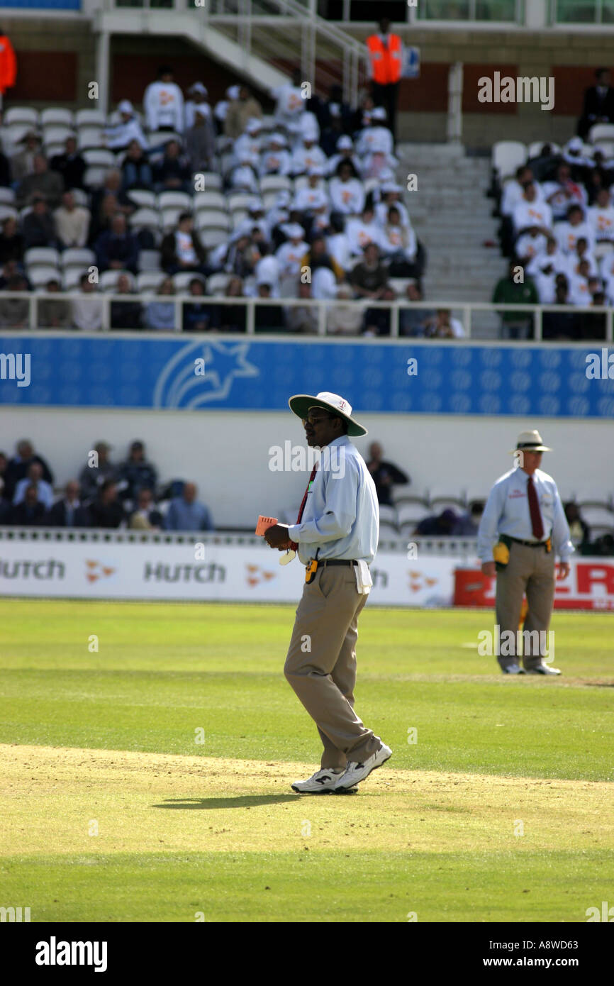 Umpire Steve Bucknor Australia v New Zealand ICC Champions Trophy 16 ...