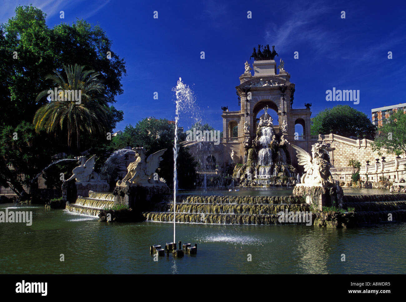 Barcelona parque de la ciutadella hi-res stock photography and images ...