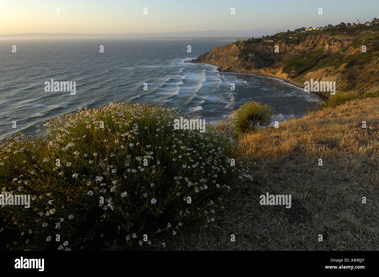Sunset over Los Angeles seen from Rancho Palos Verdes at Bluff Cove ...