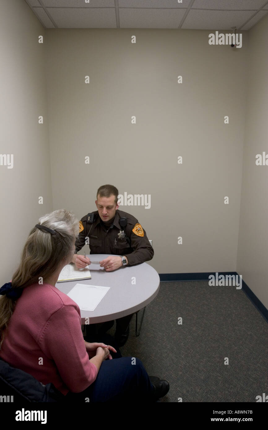 Interviewing witness hi-res stock photography and images - Alamy