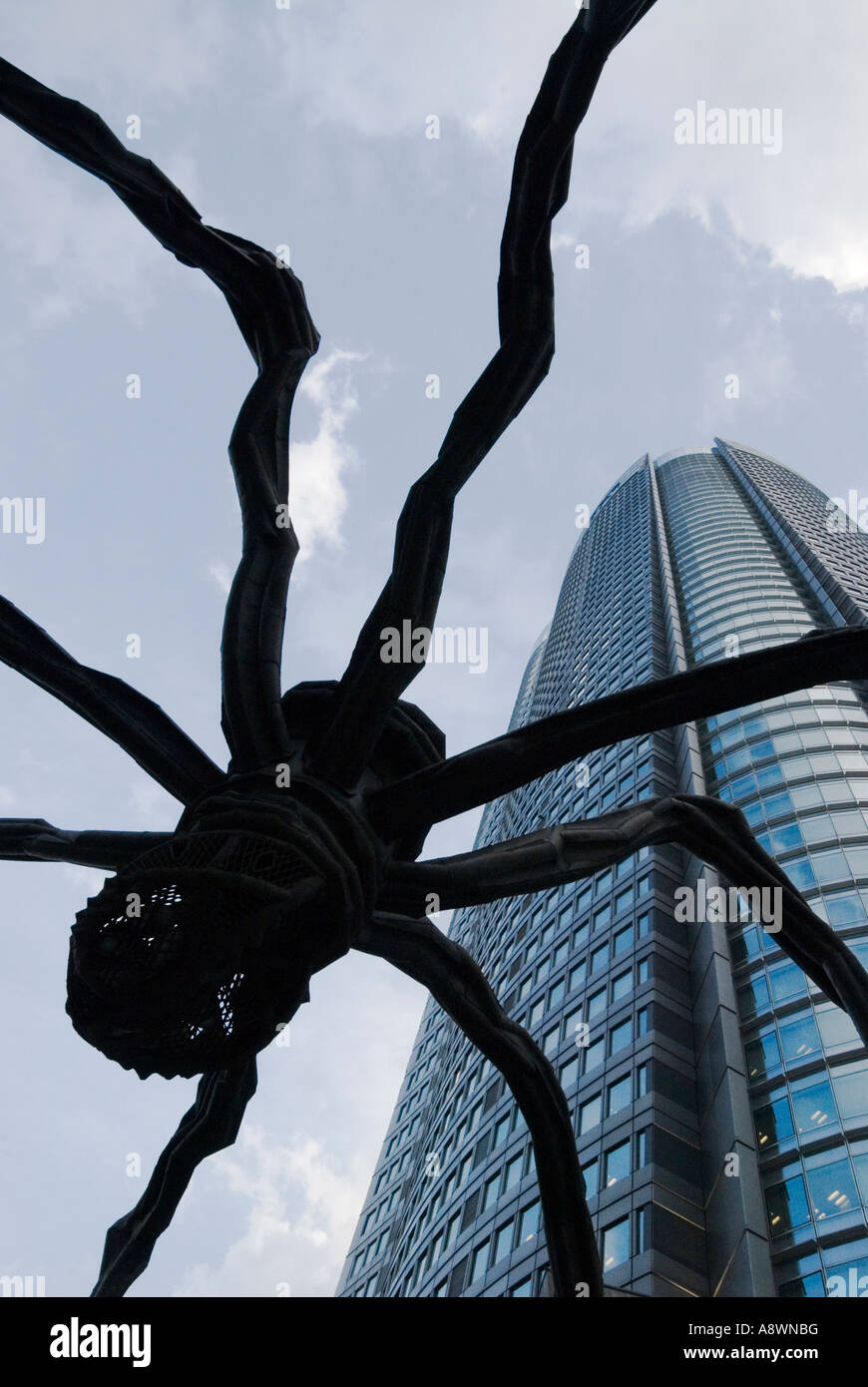 Spider sculpture Mori Building Roppongi Hills Tokyo Japan art modern ...