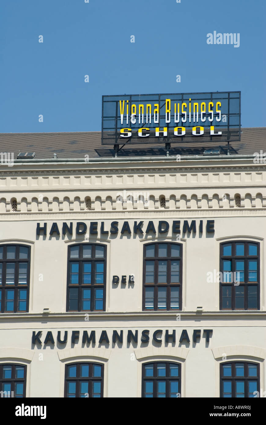 Bilingual school hi-res stock photography and images - Alamy