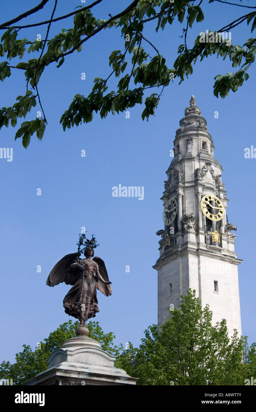 Cardiff town hall and war memorial Stock Photo - Alamy