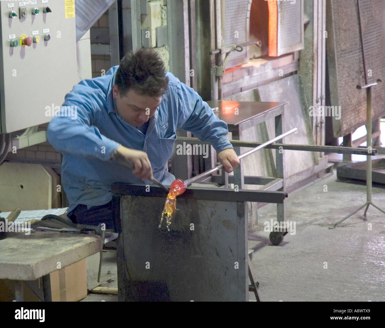 Venetian glass workers hi-res stock photography and images - Alamy