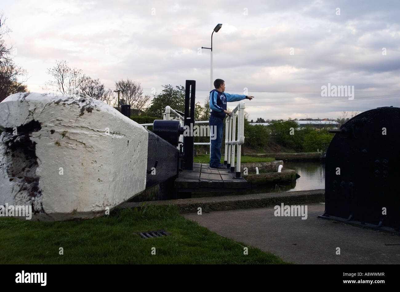 Upstream of lock hi-res stock photography and images - Alamy
