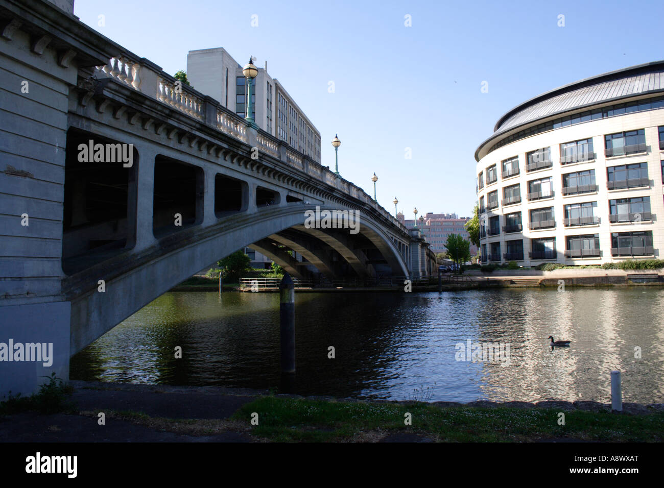 Bridge over the River Thames at Kings Meadow Reading Stock Photo - Alamy