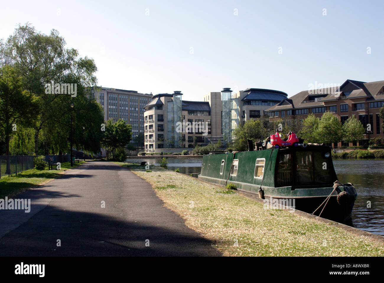 River thames reading hi-res stock photography and images - Alamy