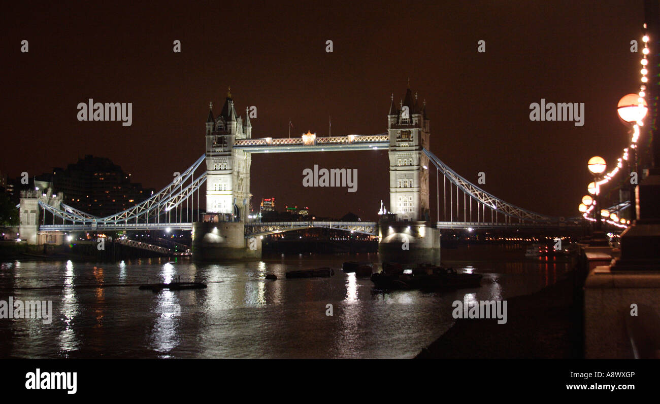 Tower bridge 2007 hi-res stock photography and images - Alamy