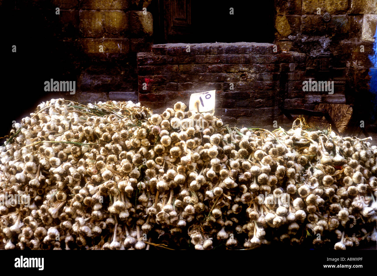 Cairo egypt garlic hi-res stock photography and images - Alamy