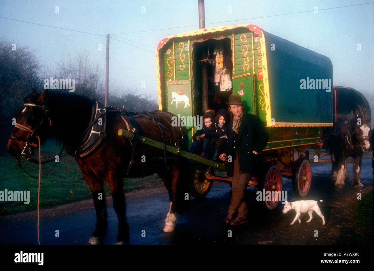 Gypsy traveller family hi-res stock photography and images - Alamy